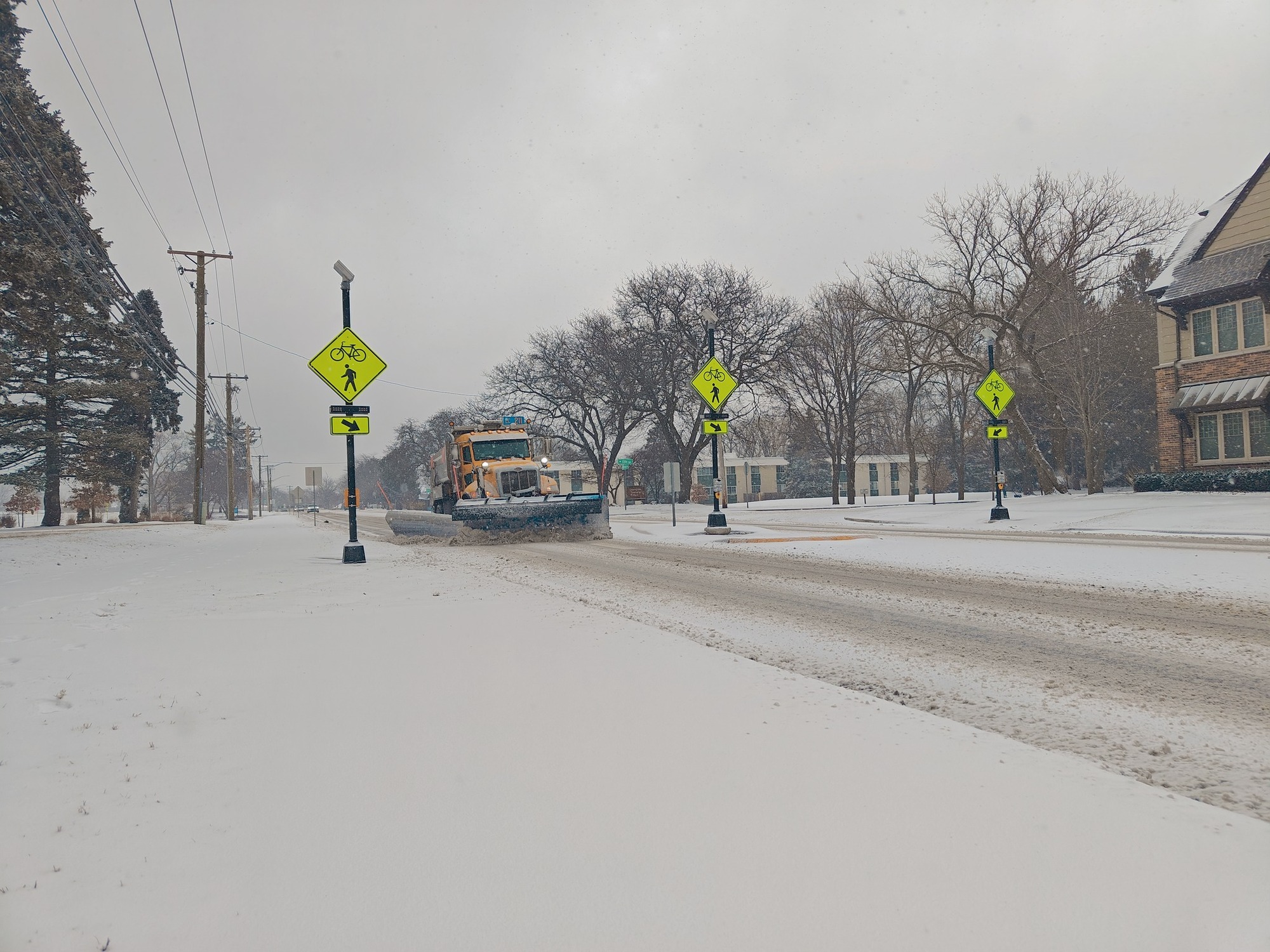 LCDOT Hiring "Snowbirds" for the Winter Season!