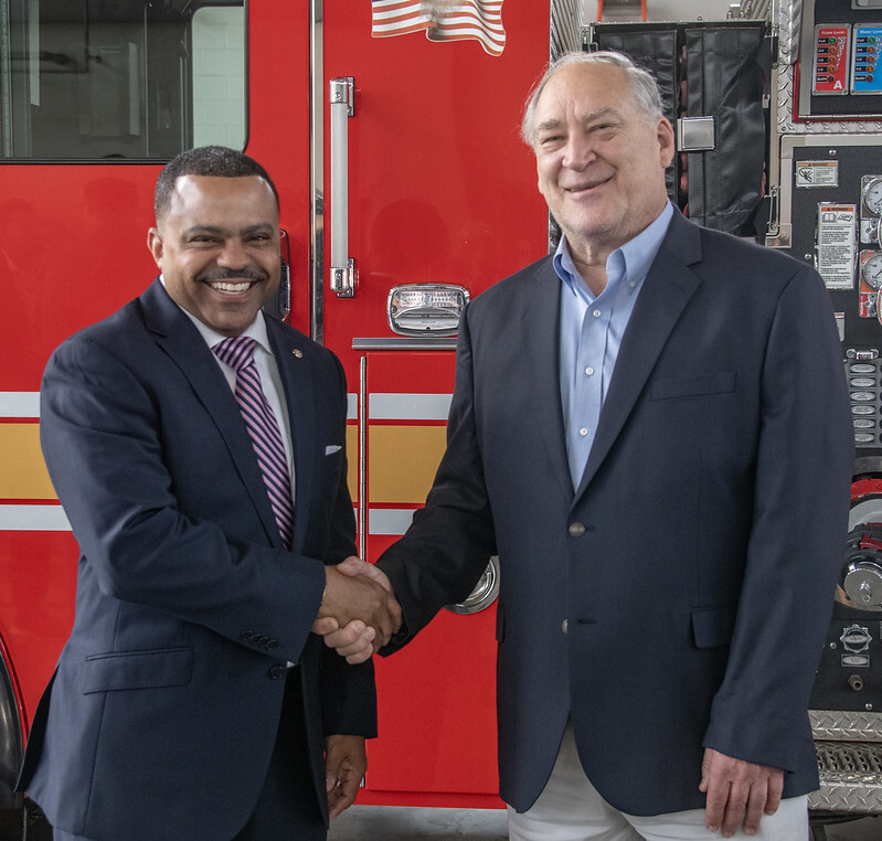 El Ejecutivo del Condado de Montgomery Marc Elrich nomina a Corey ...