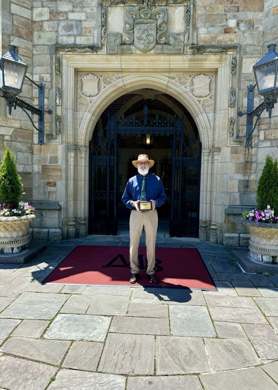 Commissioner Jim Nash Received the Lifetime Contribution Award