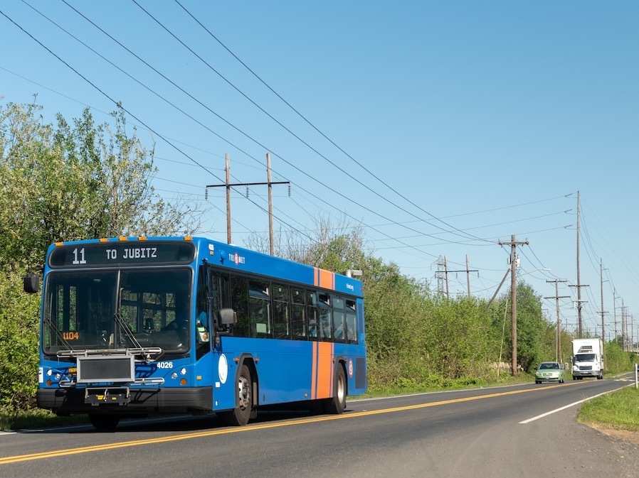 Transit lovers descend on Portland; MAX operator jobs go public; and a ...