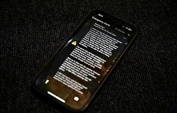 Latest news: UK Government to test mobile phone alert siren system in ...
