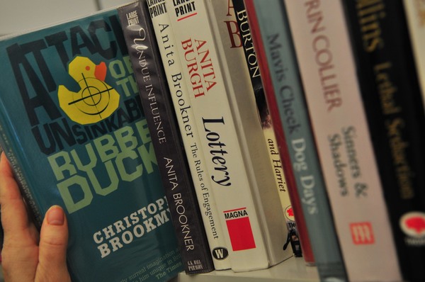 Residents asked to shape the future of Torfaen libraries / Gofyn i ...