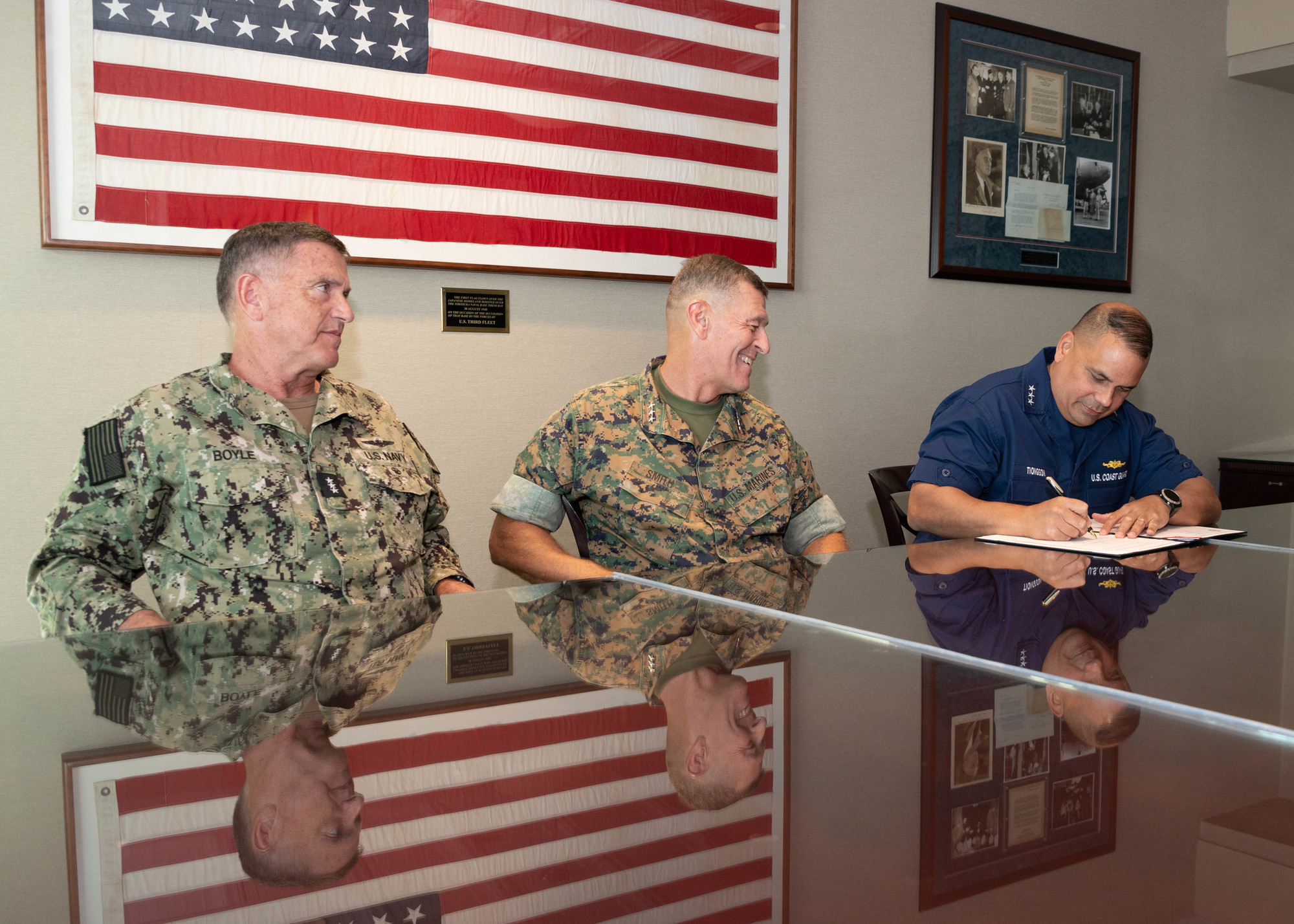 PHOTO AVAILABLE: I MEF, USCG Pacific Area, U.S 3rd Fleet Sign Tri ...
