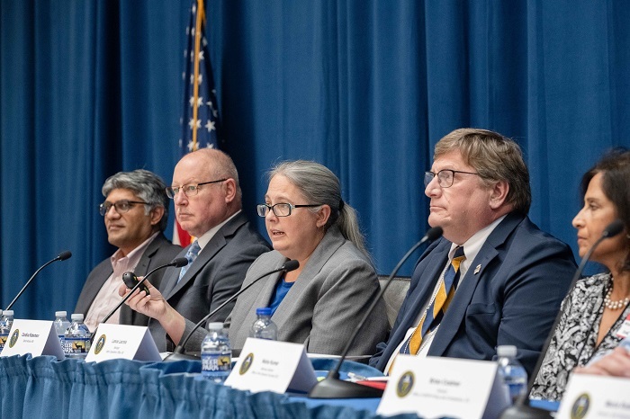 DOE Launches First-Ever ‘Cleanup to Clean Energy’ Initiative; EM Crews ...